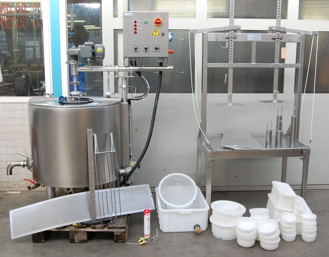 Mechanical cheese press - C. van 't Riet / Dairy Technology USA