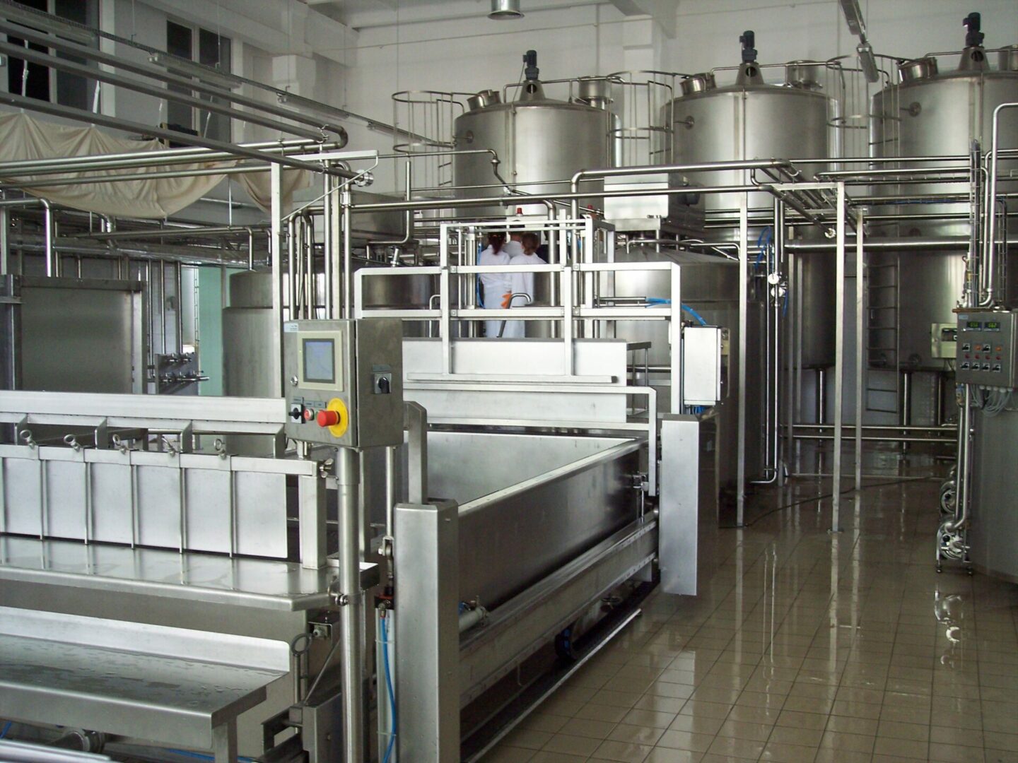 Automatic drainage-finishing table - C. van 't Riet / Dairy Technology USA