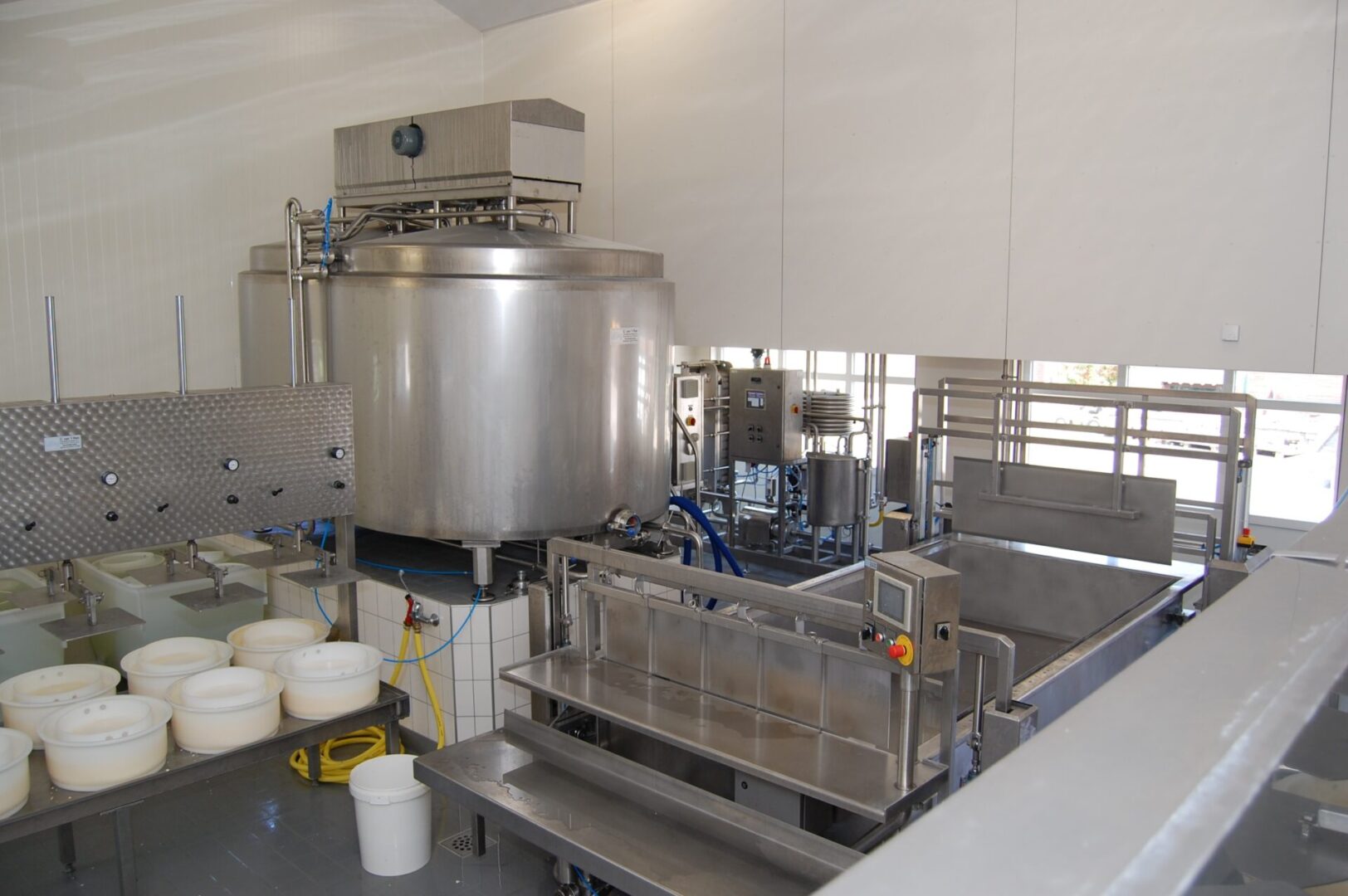 Closed cheese vat - C. van 't Riet / Dairy Technology USA